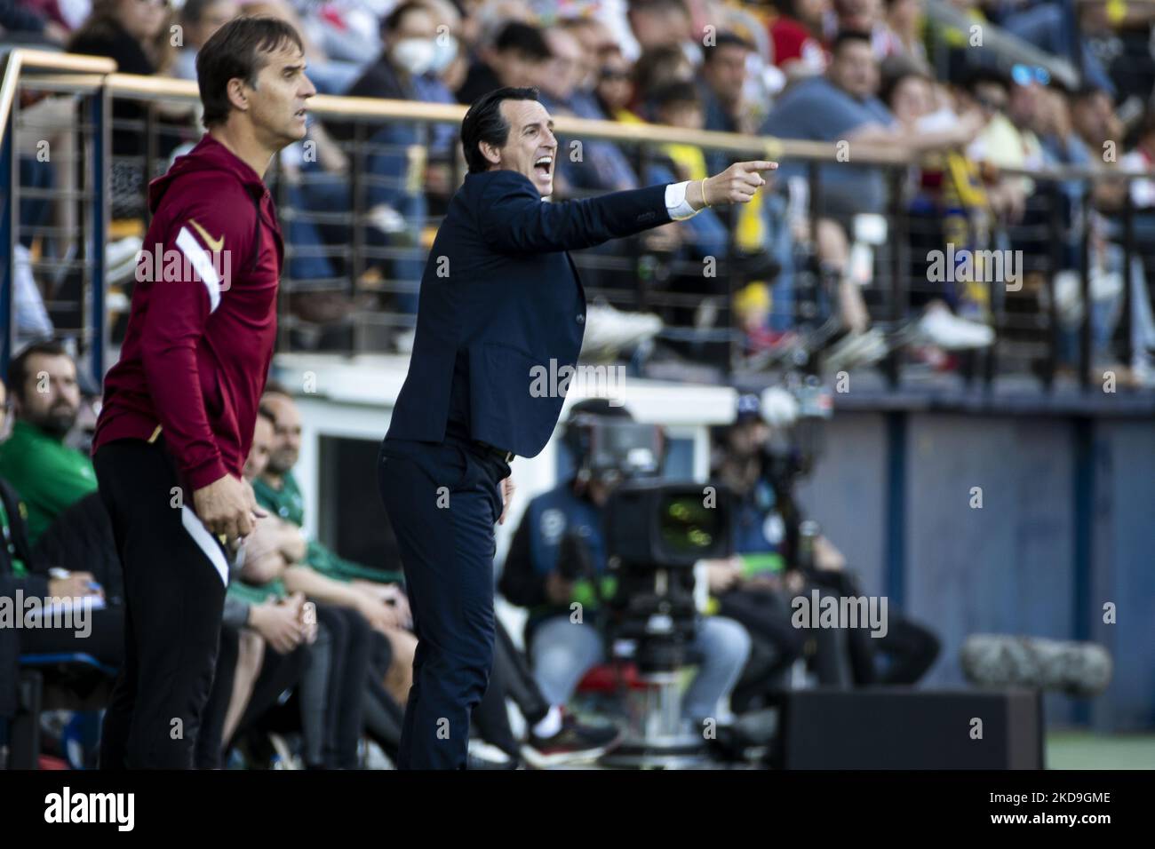 Sevilla FC manager Julen Lopetegui (L) and Villarreal's Head coach Unai ...