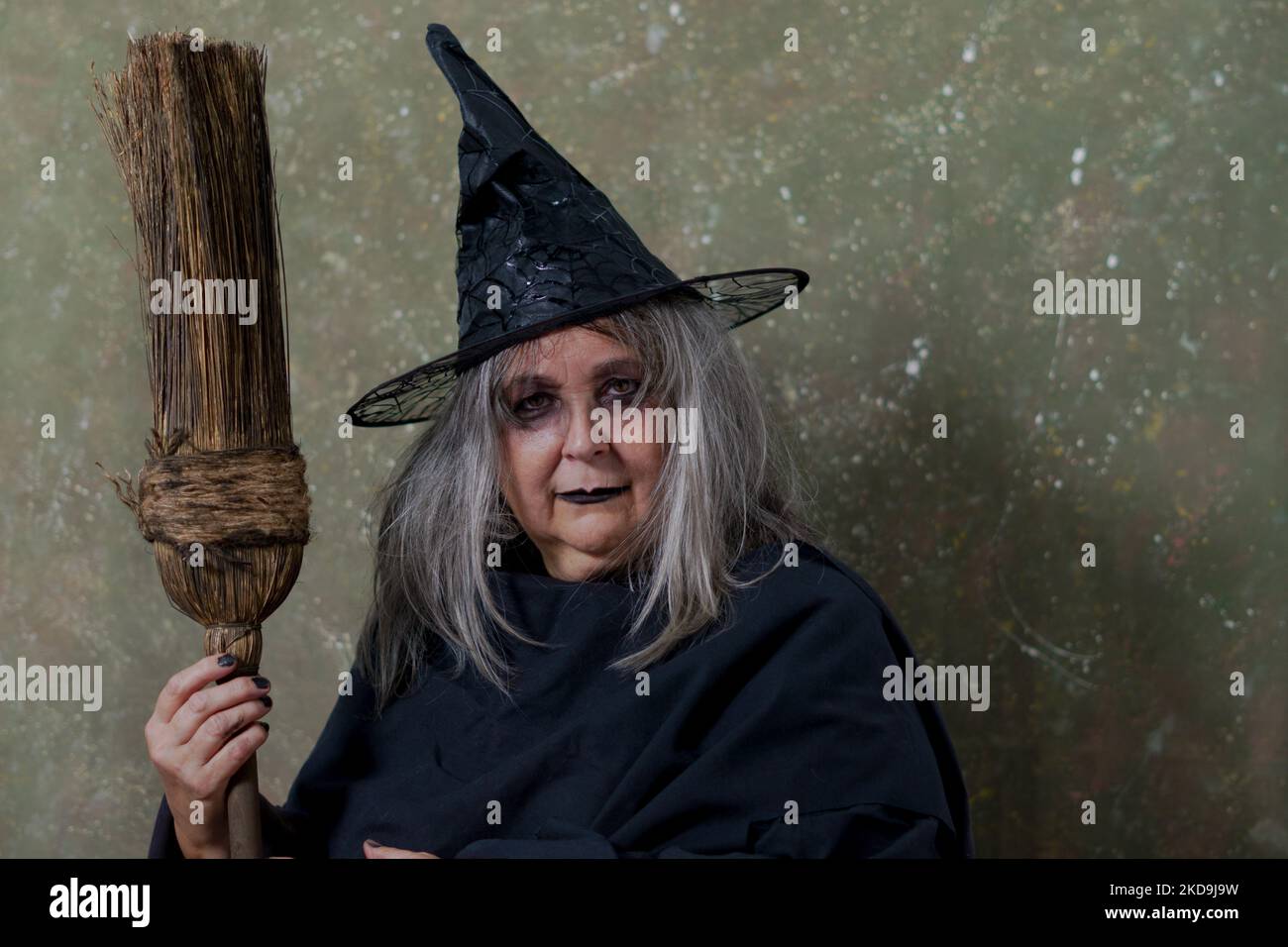 Wicked witch broom hi-res stock photography and images - Alamy
