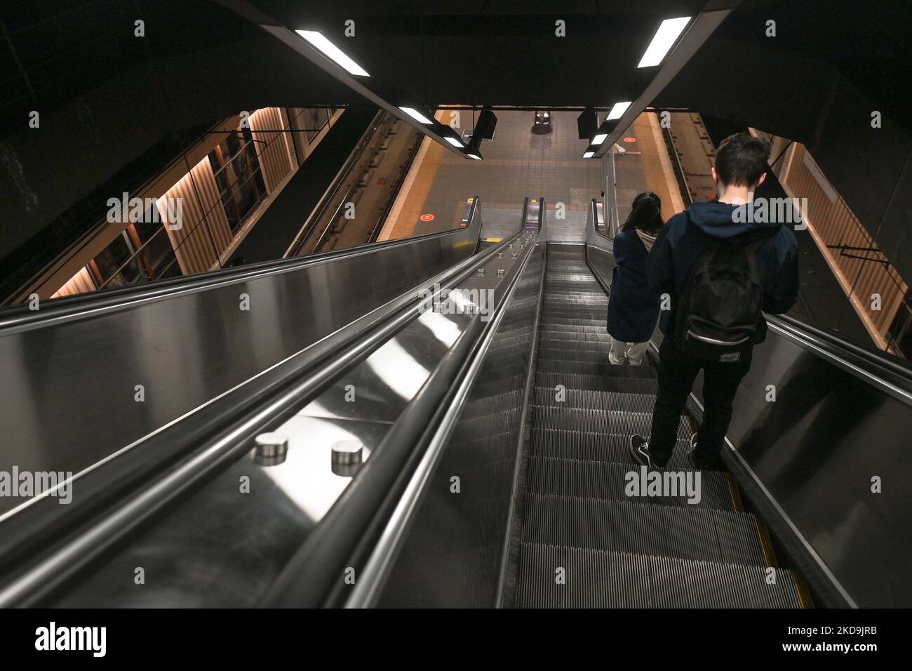 Lrt platforms hi-res stock photography and images - Alamy