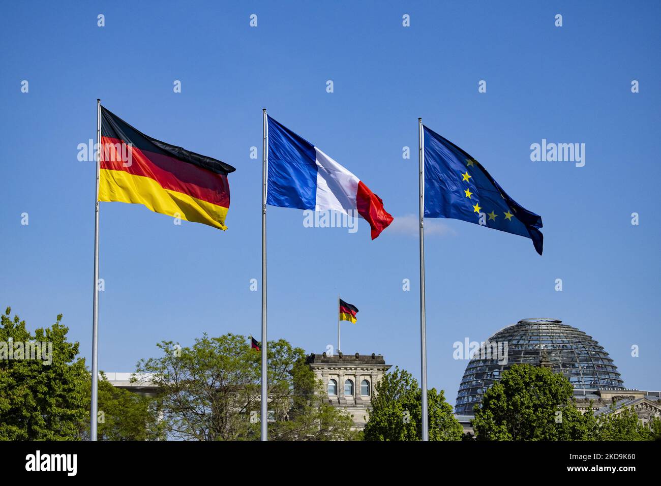 Flags at the chancellery in berlin hi-res stock photography and images ...