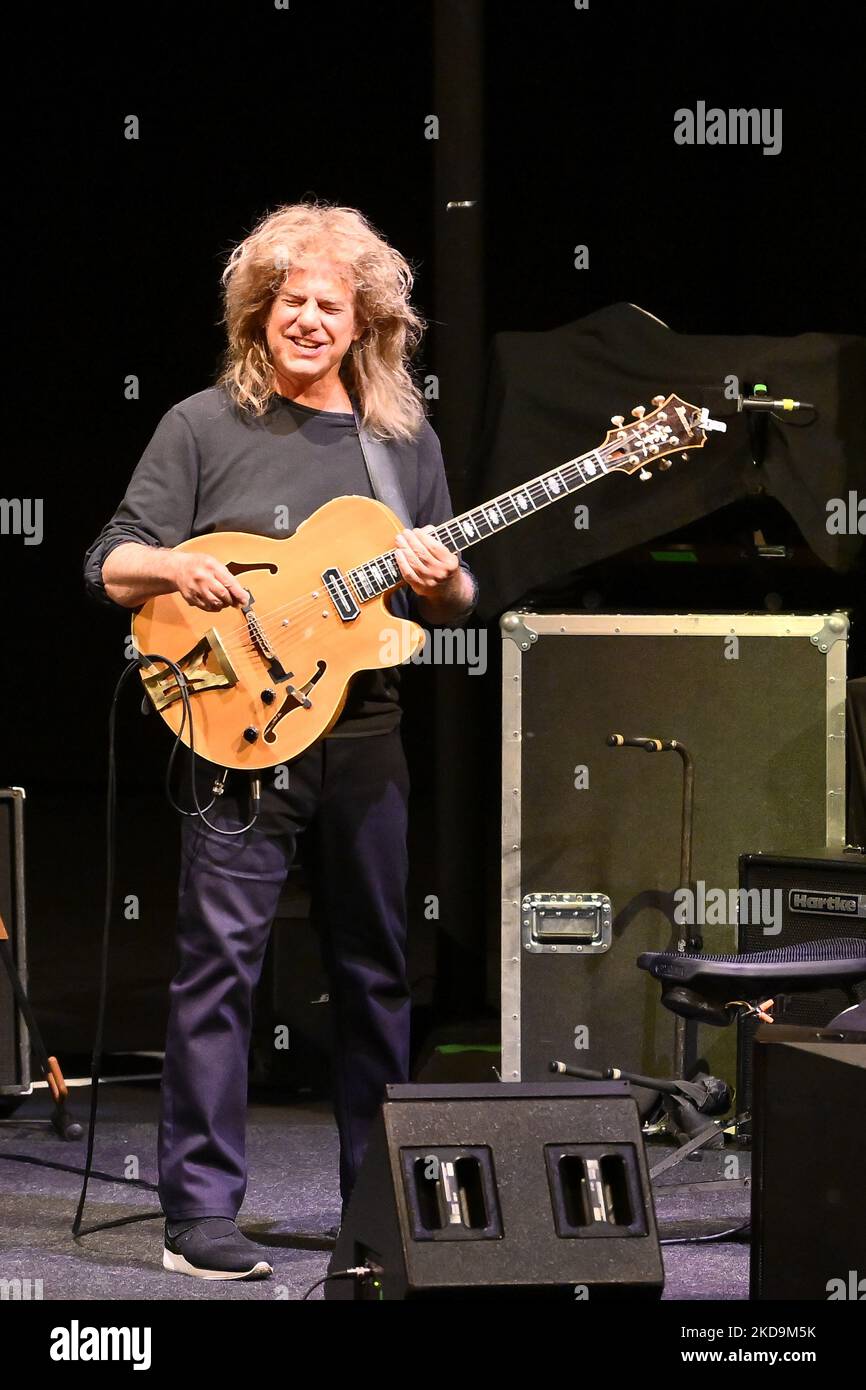 Pat Metheny during the Concert Side-Eye, on 8th May 2022, at Auditorium ...