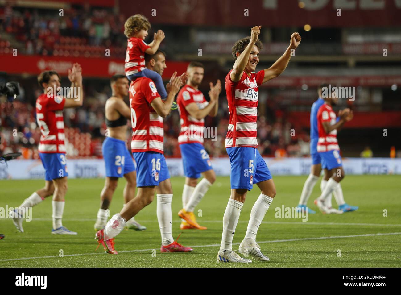 Granada CF players celebrates the victory during the La Liga match ...