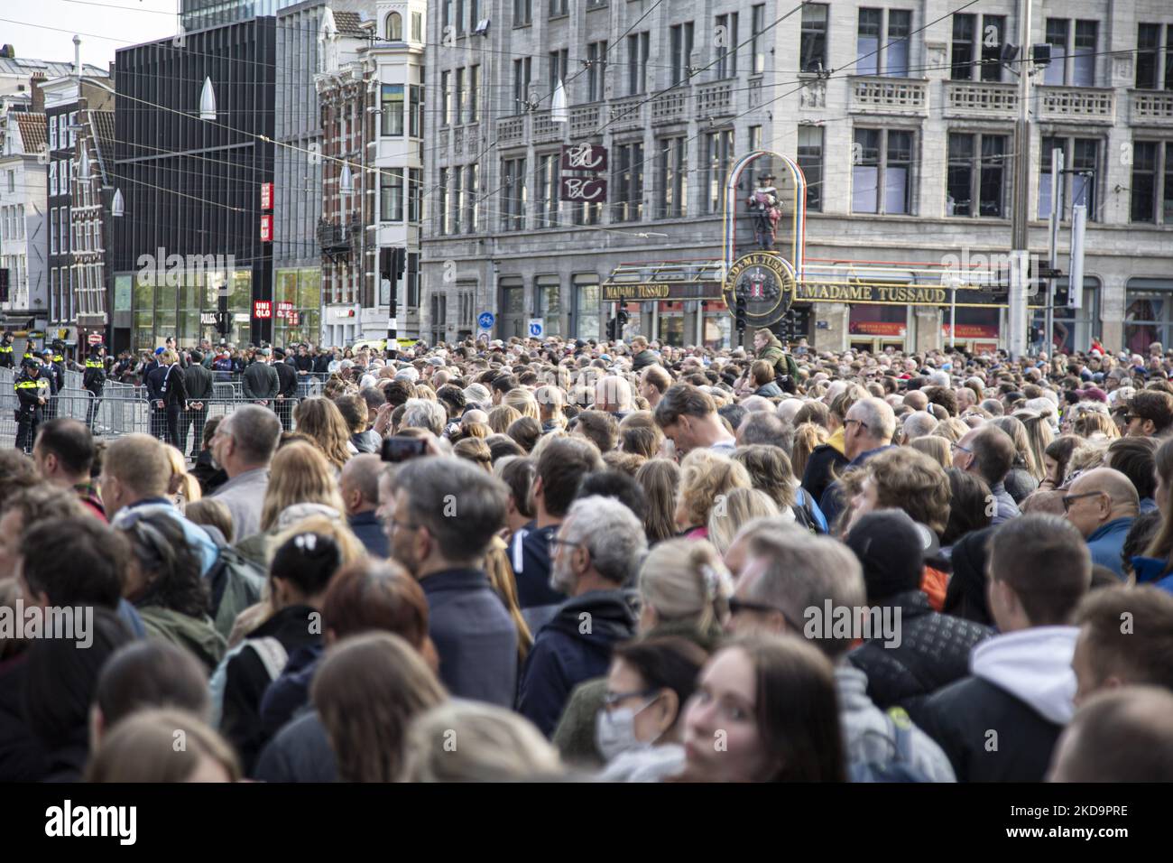 Thousands of people, crowds attend the Remembrance Day commemoration ...
