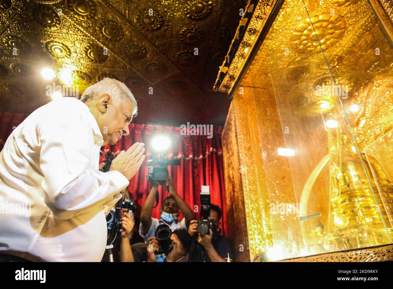 Sri Lanka's former prime minister and United National Party (UNP ...