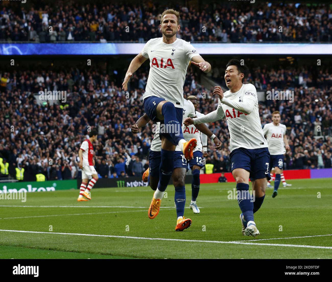 Tottenham Hotspur's Harry Kane celebrates his goal during Premier ...