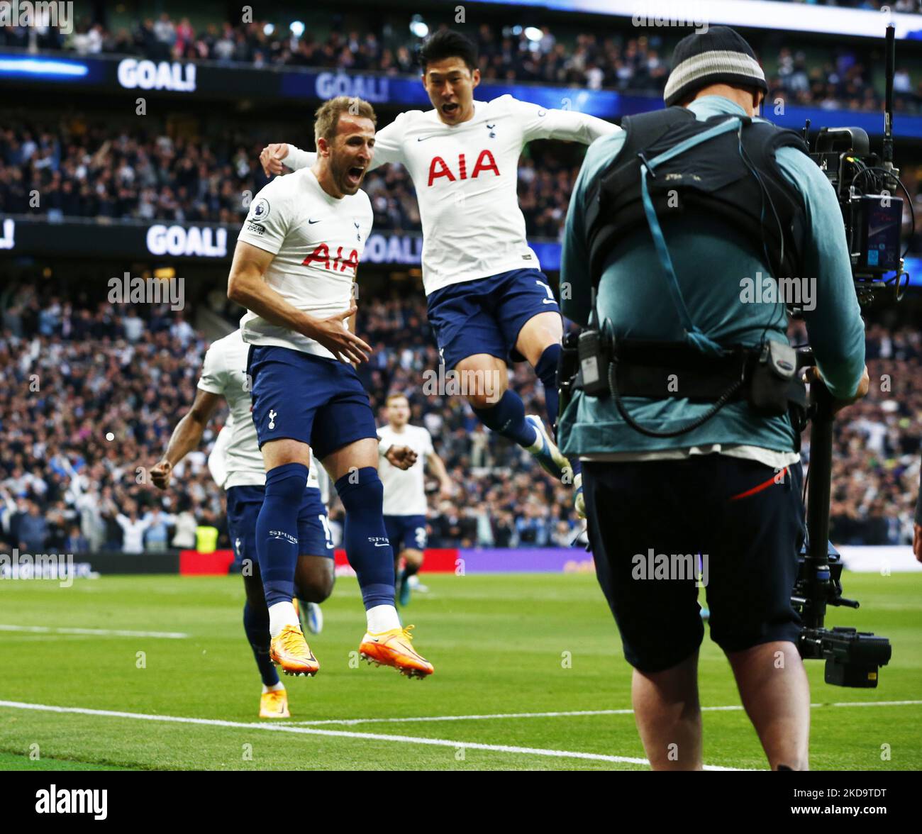 Tottenham Hotspur's Harry Kane celebrates his goal during Premier ...