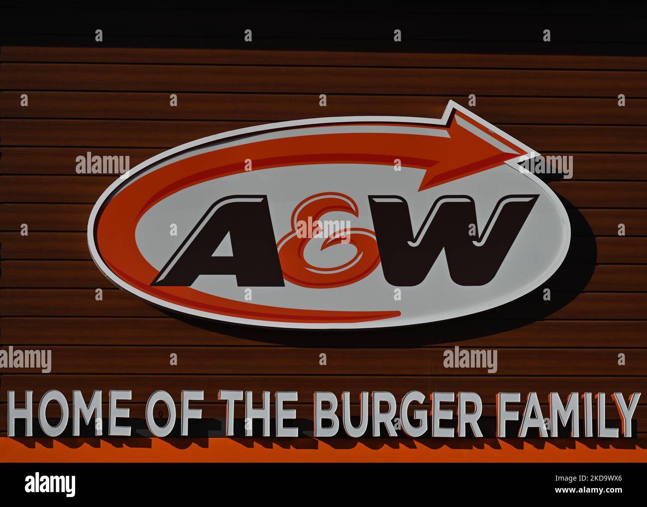 W fast food restaurant logo hi-res stock photography and images - Alamy