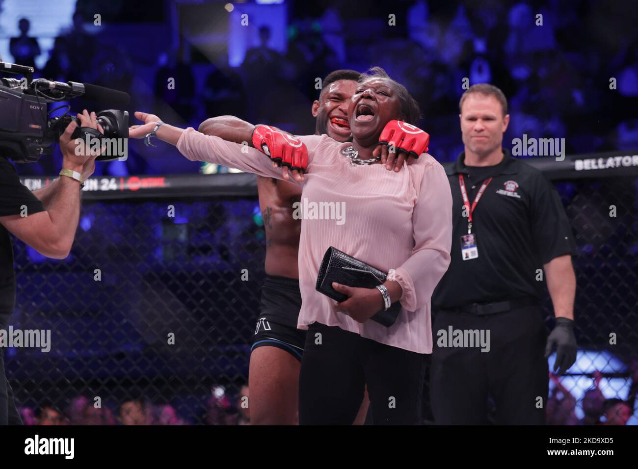 Paul 'Semtex' Daley celebrates winning his final fight with his mother ...