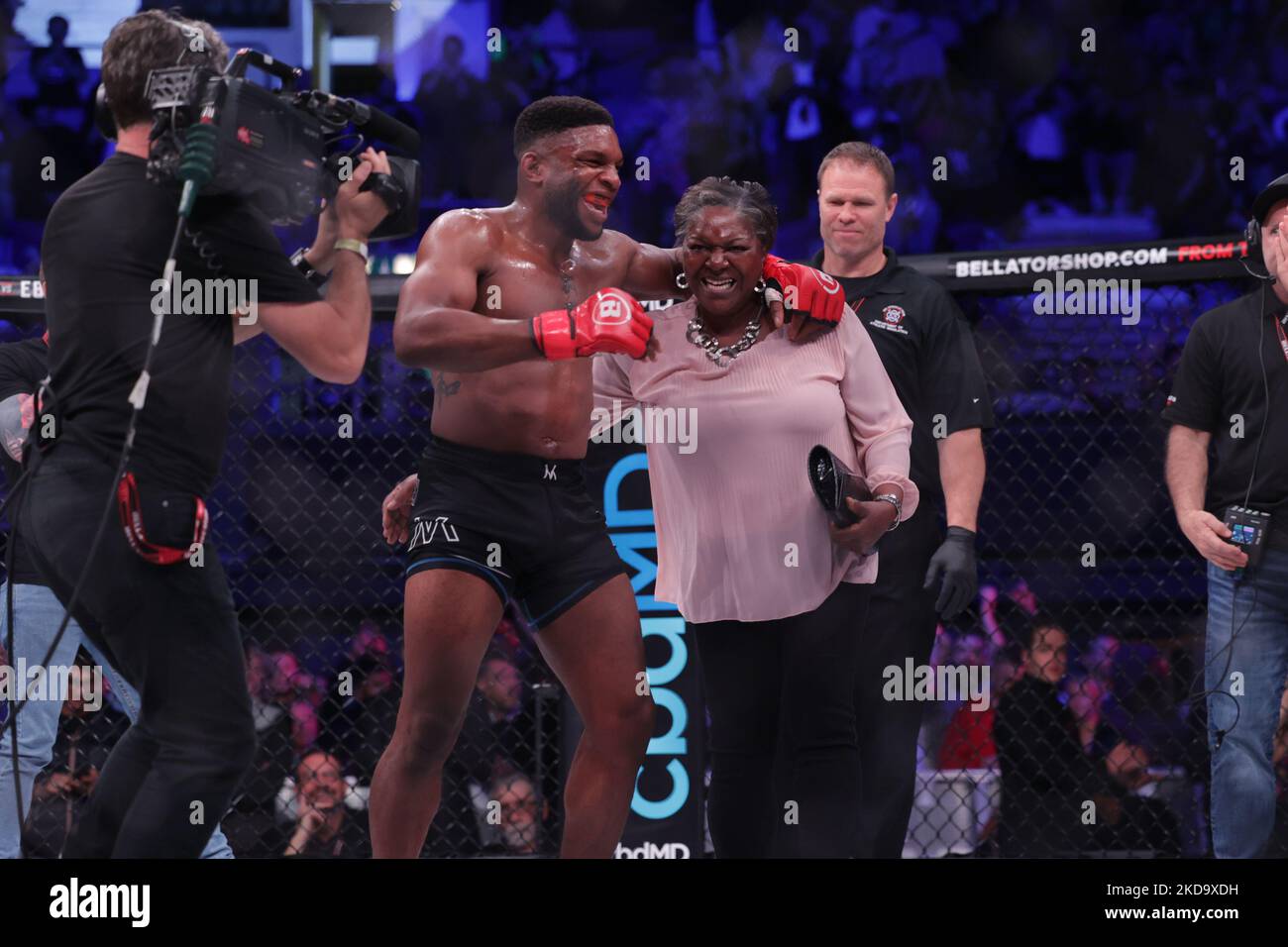 Paul 'Semtex' Daley celebrates winning his final fight with his mother ...