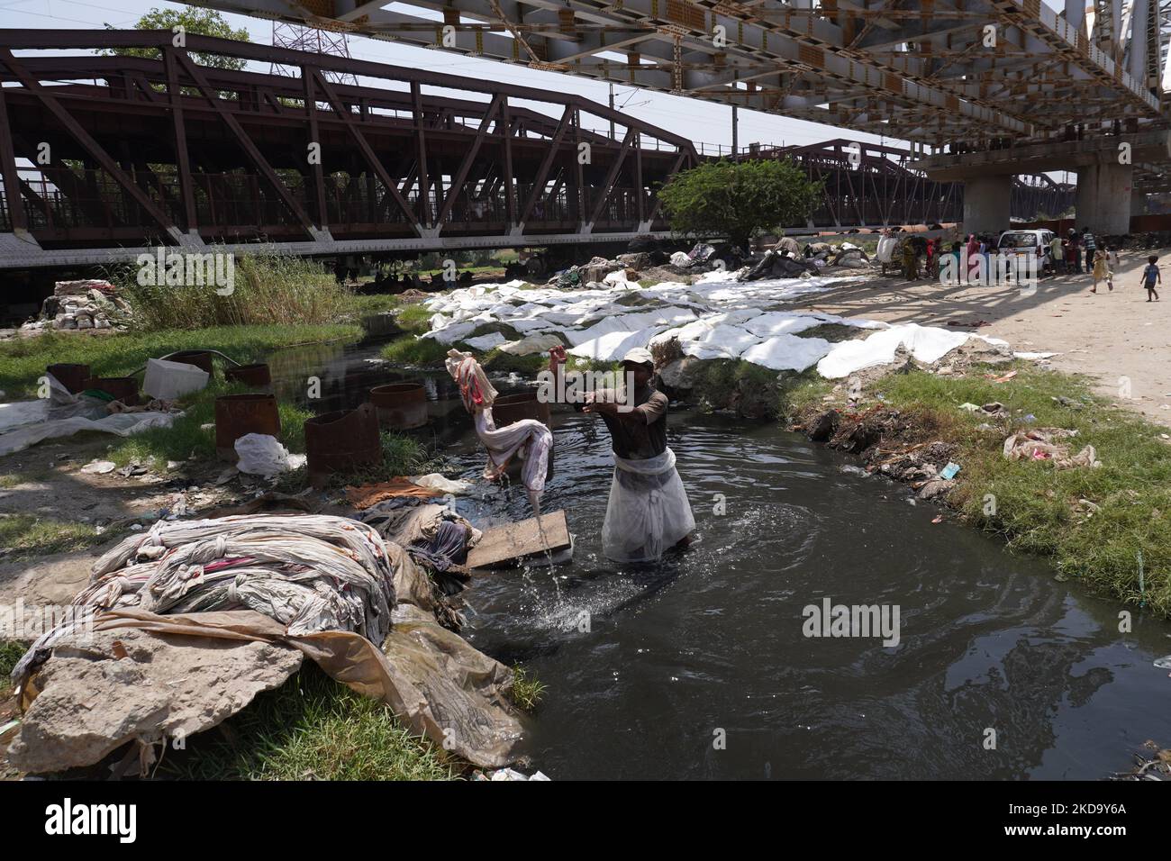 Indian washer man washes hi-res stock photography and images - Alamy