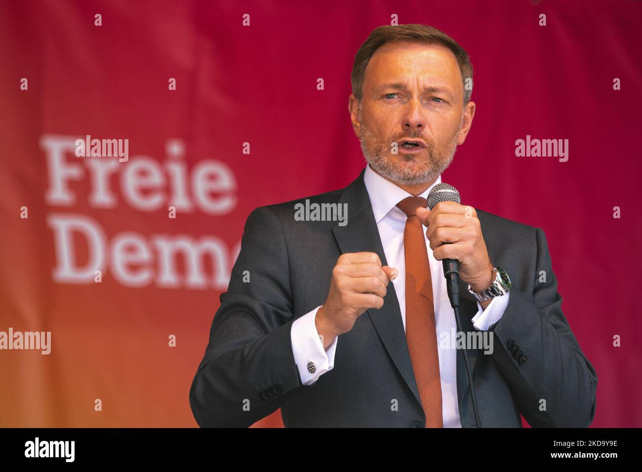 Christian Lindner, the federal Minister of Finance, speaks to the crowd ...