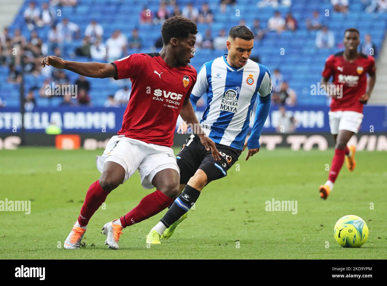 Yunus Musah and Raul De Tomas during the match between RCD Espanyol and ...