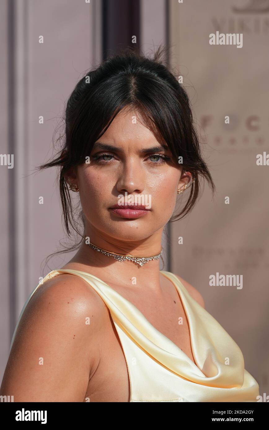 Sarah sampaio hi-res stock photography and images - Alamy