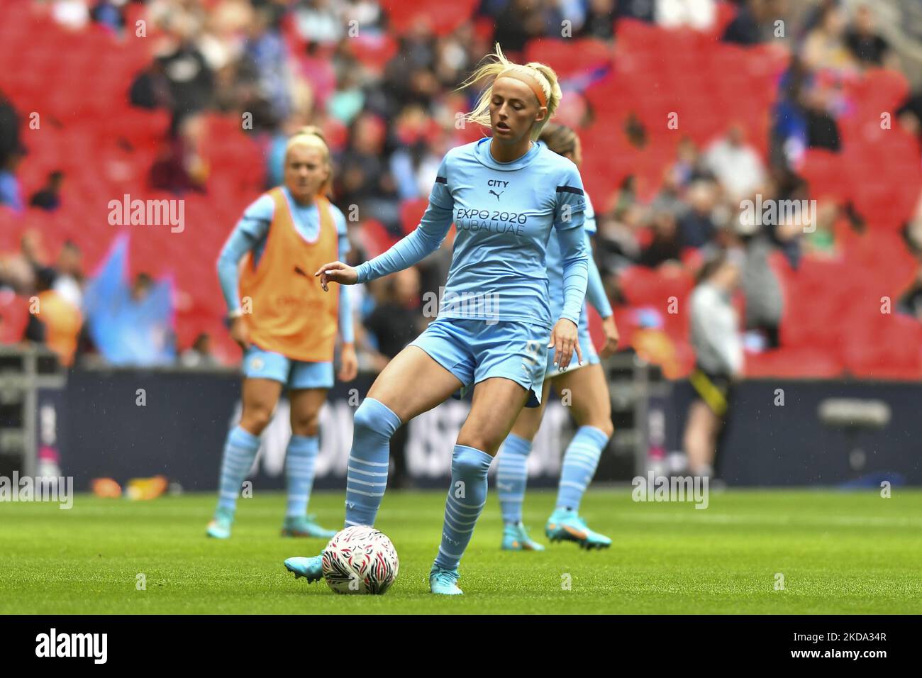 Chloe Kelly of Manchester City warming up before the Women's FA Cup ...
