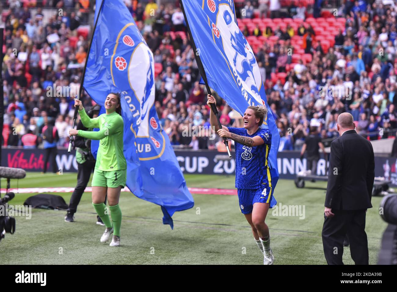 Zecira Musovic of Chelsea and Millie Bright of Chelsea celebrating ...