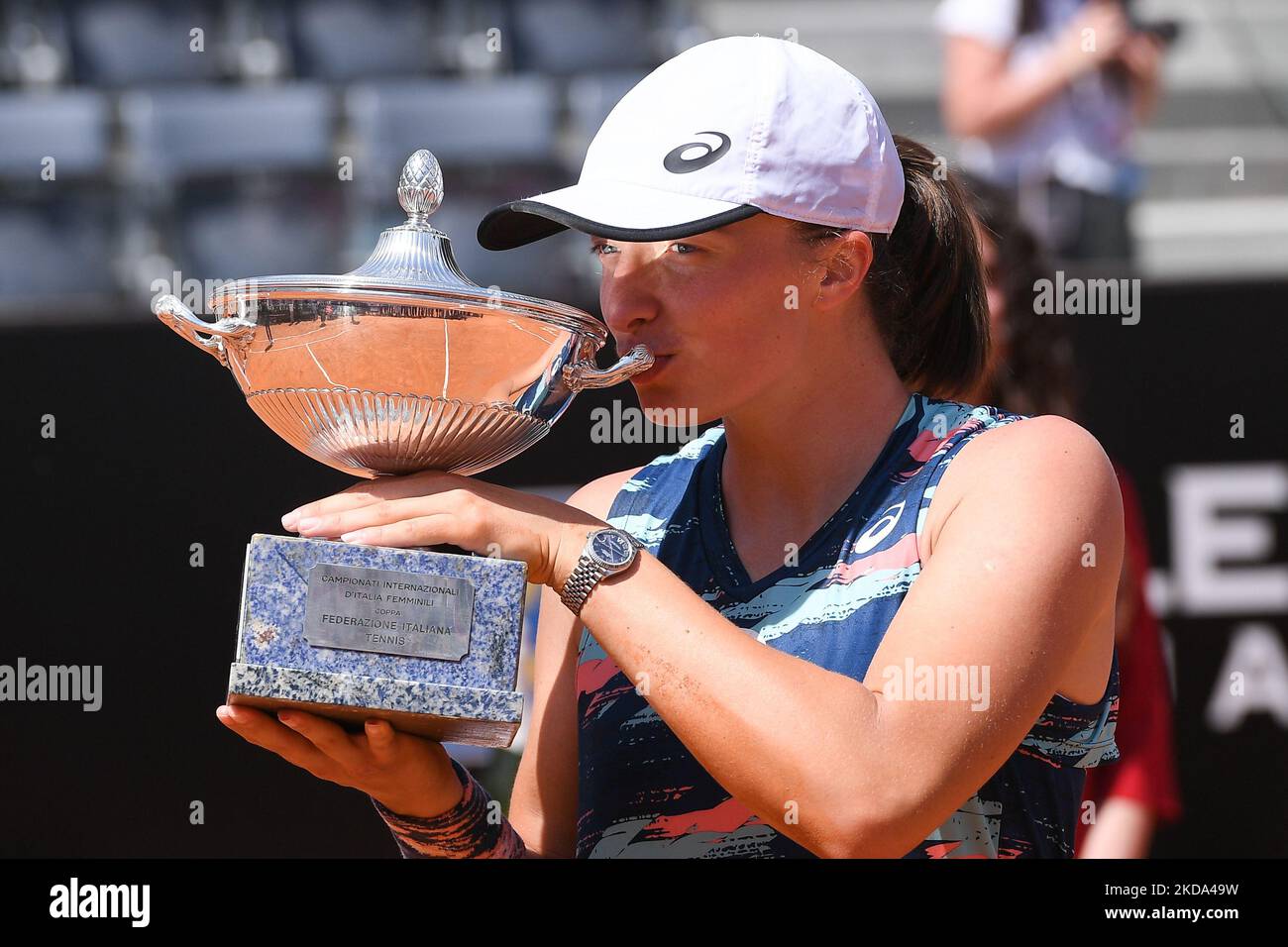 Iga Swiatek kisses the trophy during the Internazionali BNL D'Italia ... Iga Swiatek kisses the trophy during the Internazionali BNL D'Italia ...