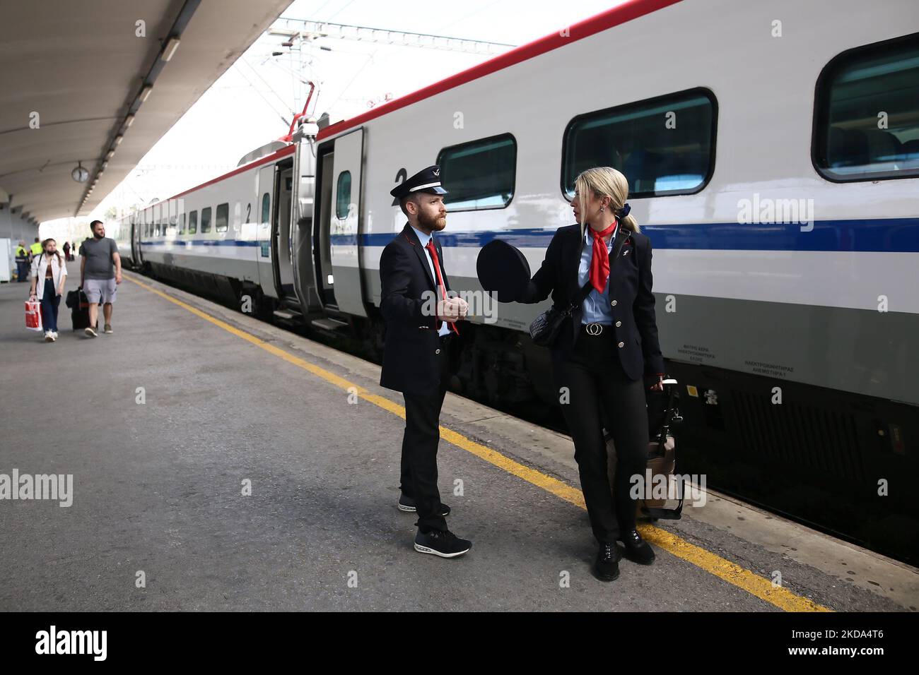 White arrow superfast train hi-res stock photography and images - Alamy