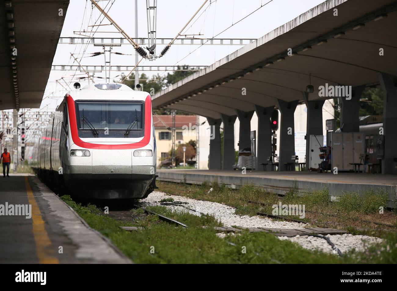 White arrow superfast train hi-res stock photography and images - Alamy