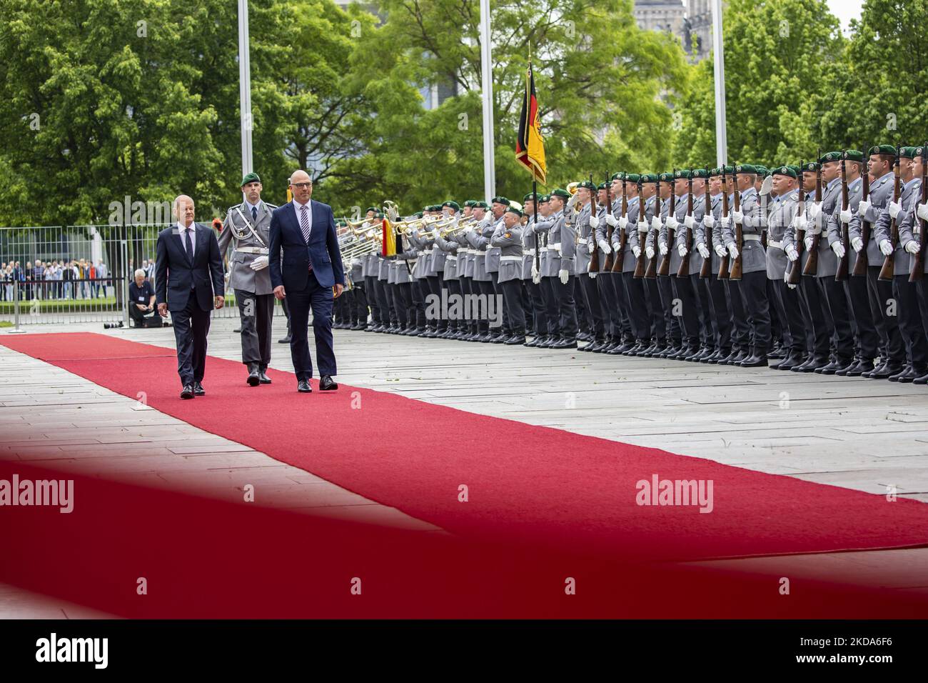 German Chancellor Olaf Scholz (L) and Prime Minister of Liechtenstein ...