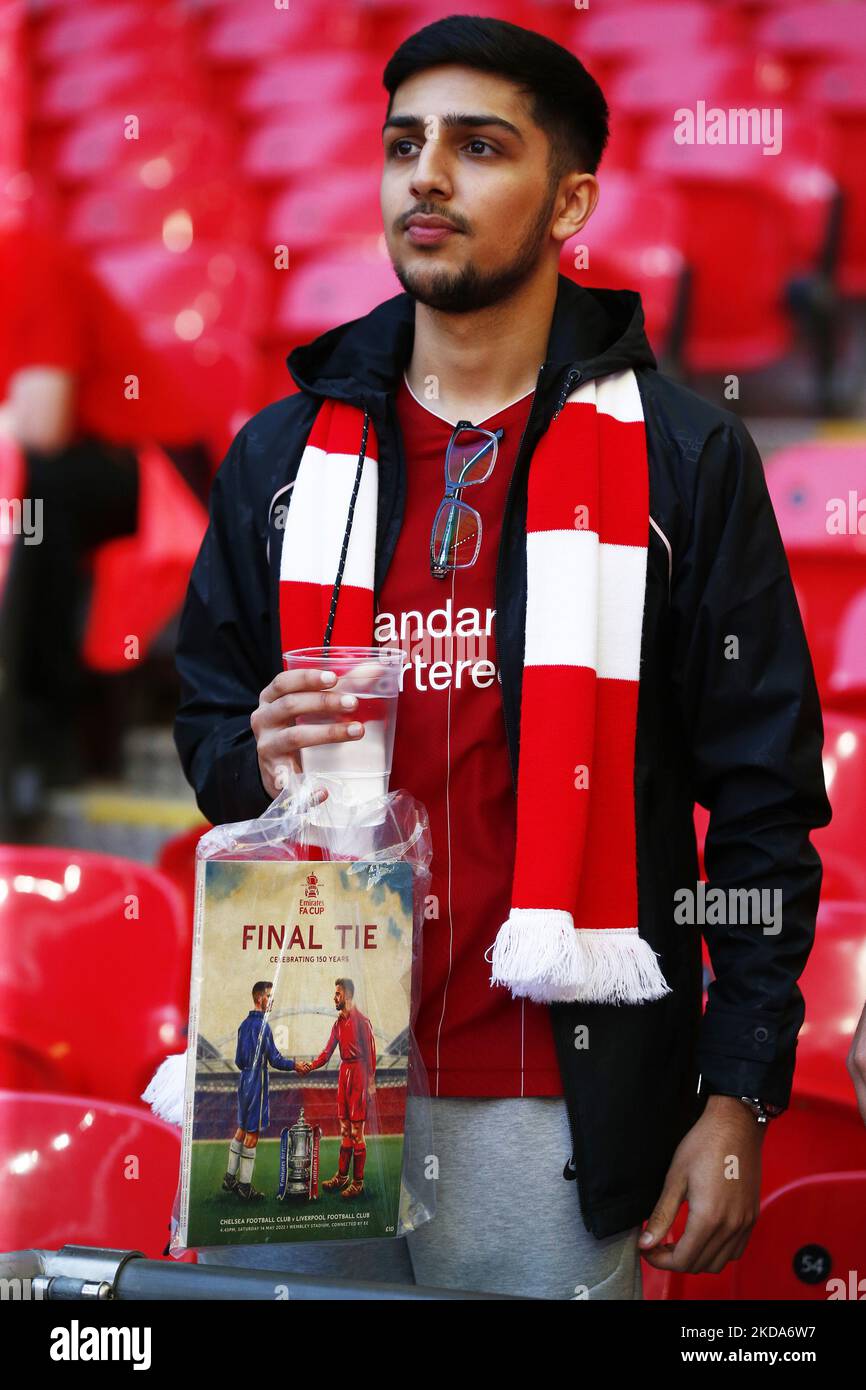 Facup programme hi-res stock photography and images - Alamy