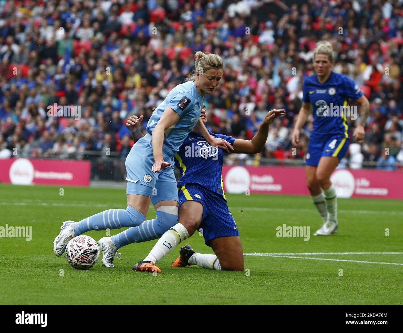 LONDON, ENGLAND - MAY 15:Ellen White of Manchester City WFC during ...