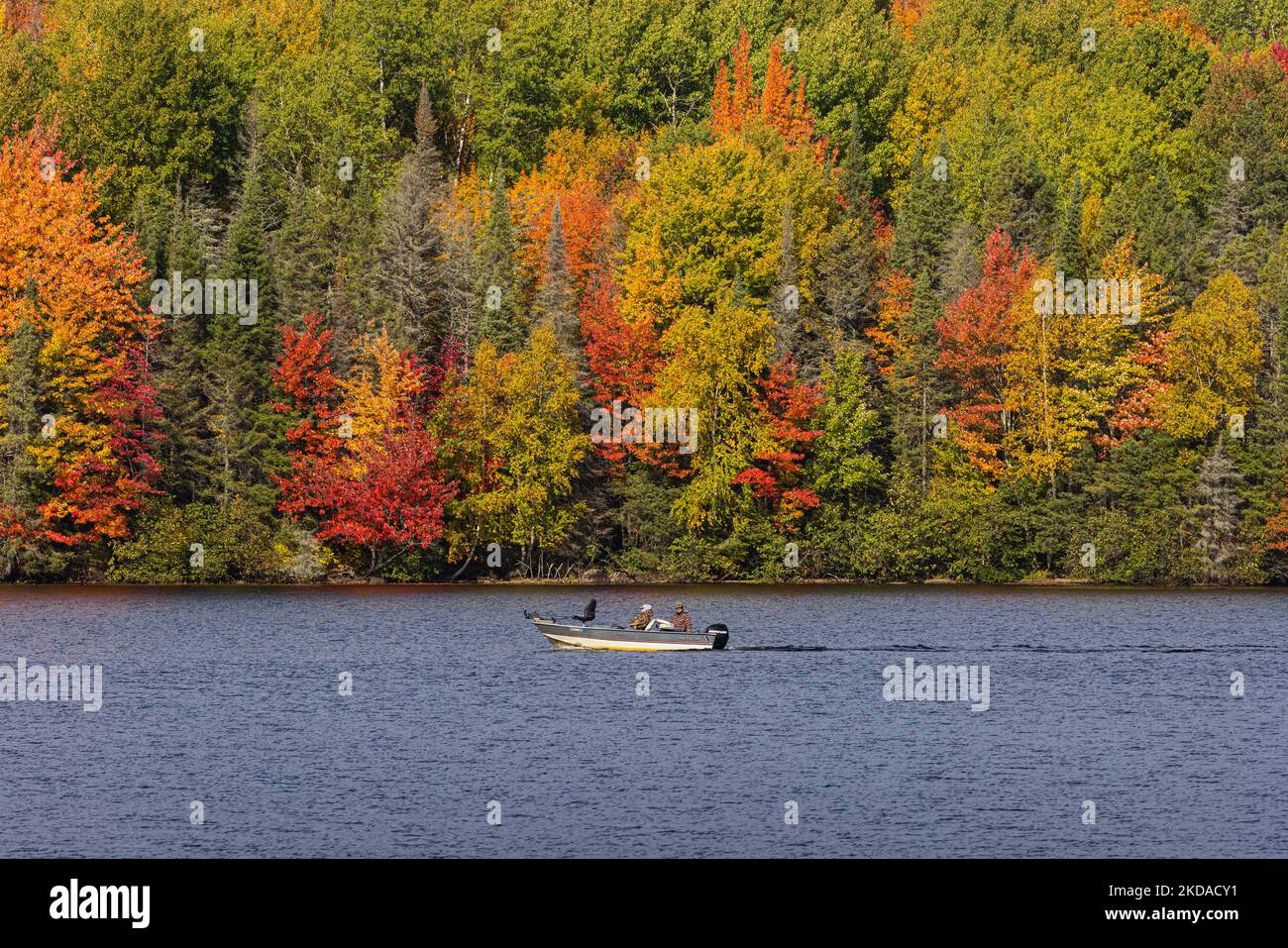 Outboard motoer hi-res stock photography and images - Alamy