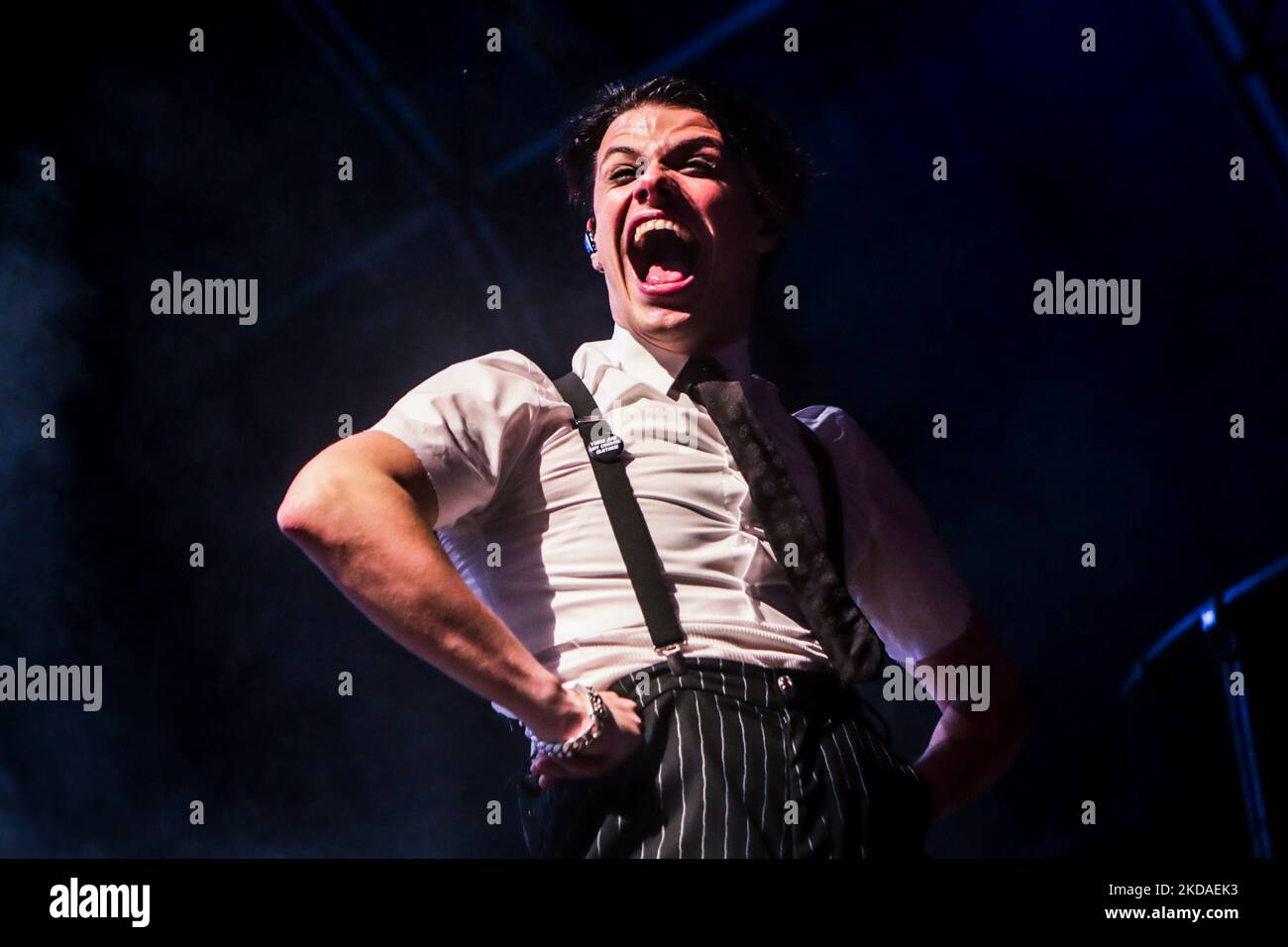 Yungblud frak show hi-res stock photography and images - Alamy