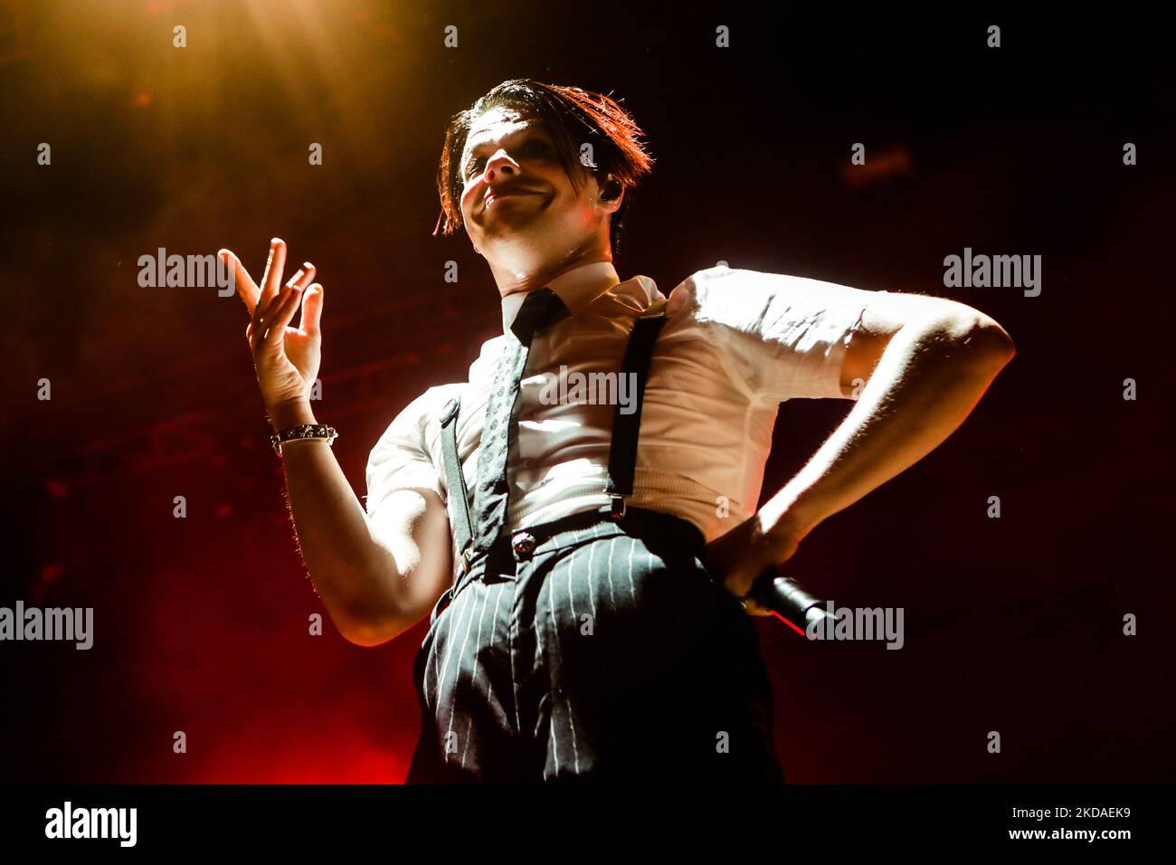 Yungblud frak show hi-res stock photography and images - Alamy