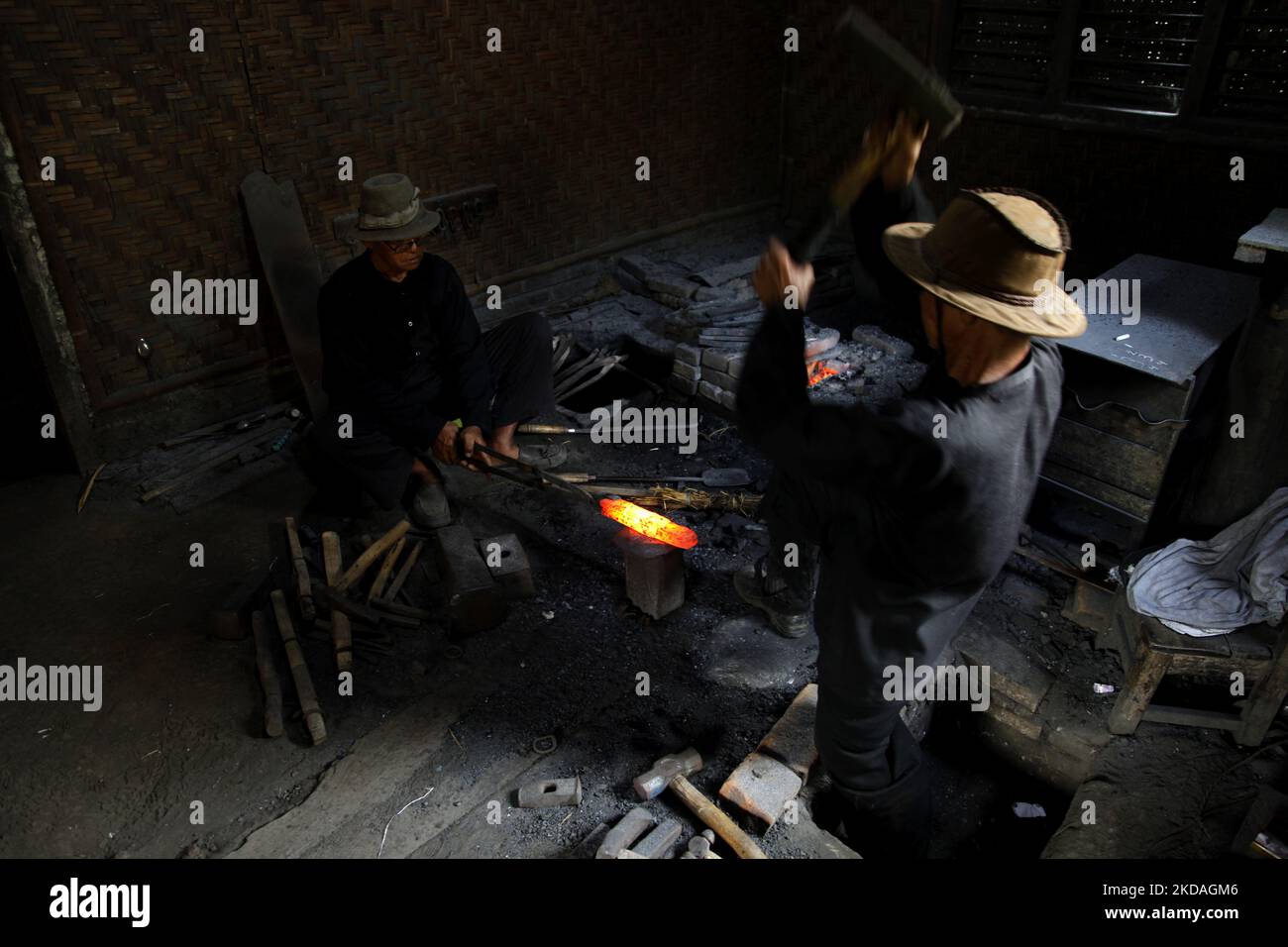 Ki Empu Sungkowo Hrumbrodjo (68), the 17th decendat of a keris maker ...