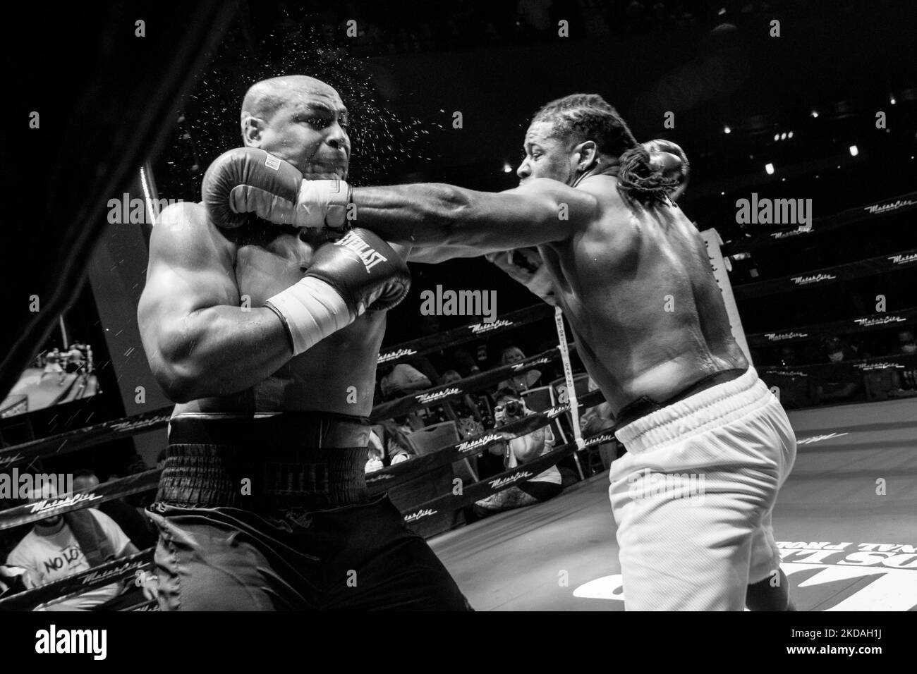 Vernon Webber (Detroit; now 3-0) took down Carlos Black (Baltimore; now ...