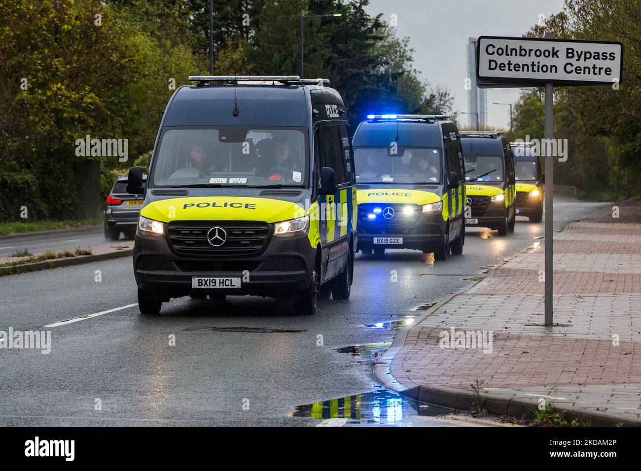 Harmondsworth, UK. 5th November, 2022. Metropolitan Police Territorial ...