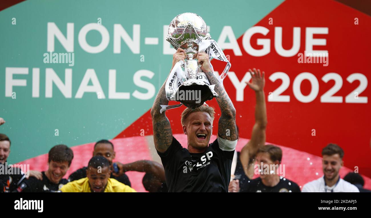 LONDON, ENGLAND - MAY 22: Byron Webster lift the FA Trophy after The ...