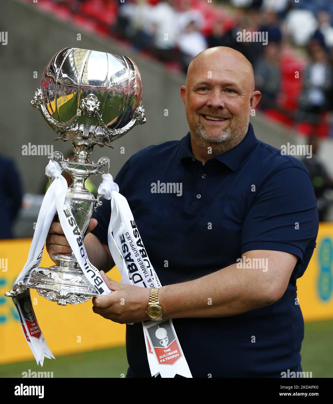 LONDON, ENGLAND - MAY 22: Andy Woodman manager of Bromley with FA ...