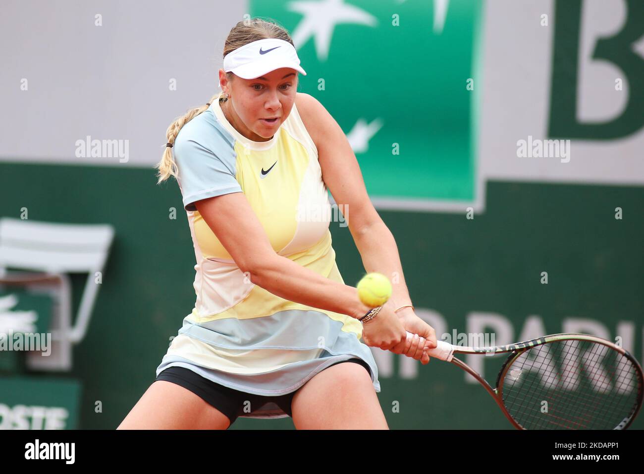 Amanda Anisimova during her match against Naomi Osaka on Suzanne ...