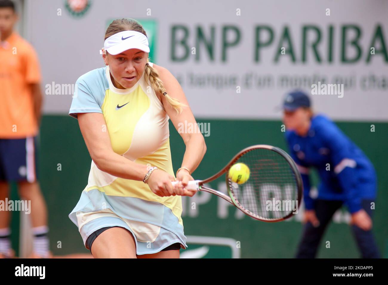 Amanda Anisimova during her match against Naomi Osaka on Suzanne ...