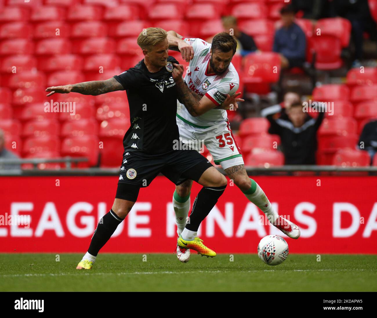 LONDON, ENGLAND - MAY 22:L-R Luke Coulson of Bromley tussle with ...