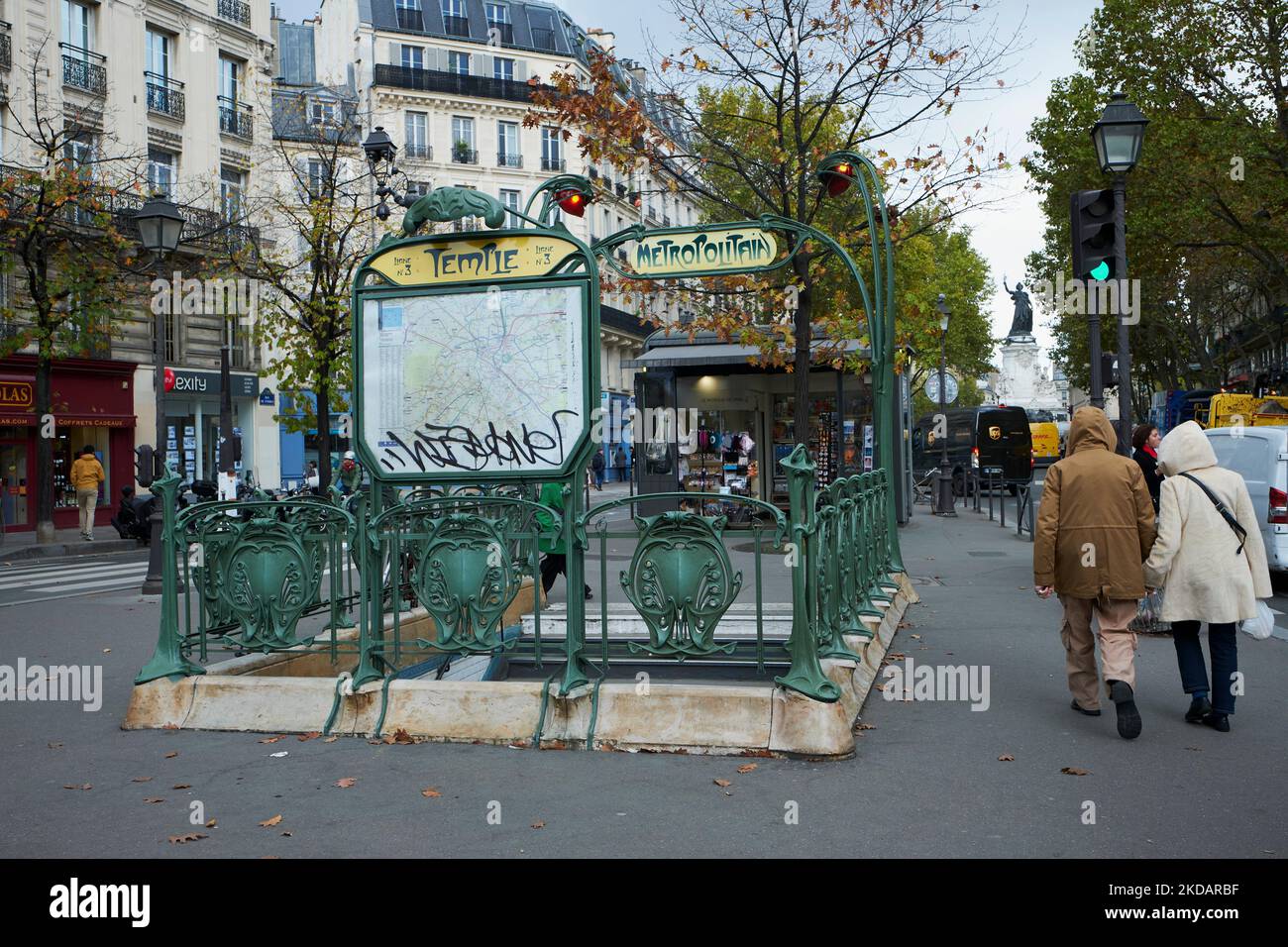 Paris, Ile de France, FRANCE. 4th Nov, 2022. People walk past Temple ...
