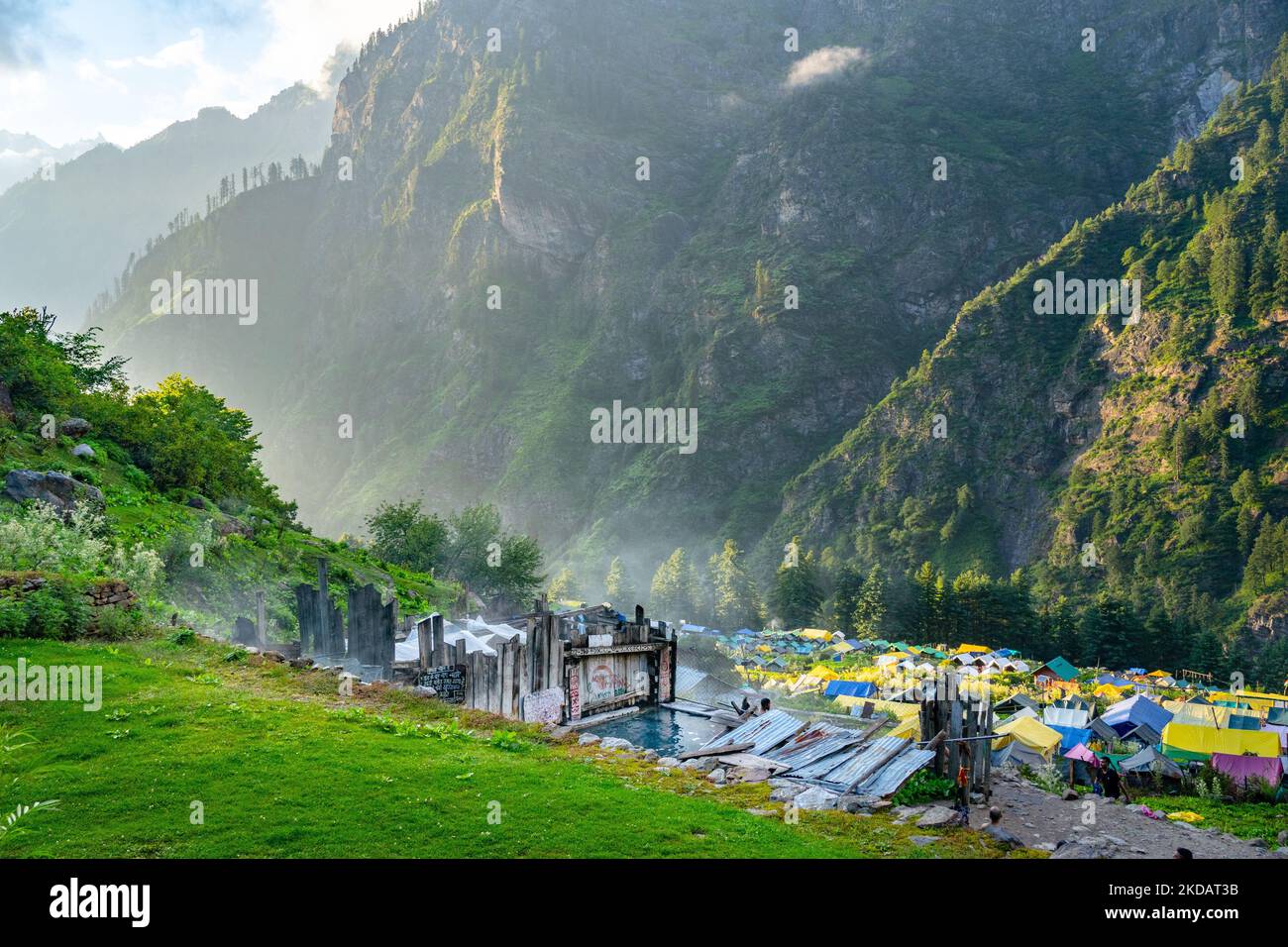 View form Kheerganga Campsite, Parvati Valley, Dauladhar Range ...