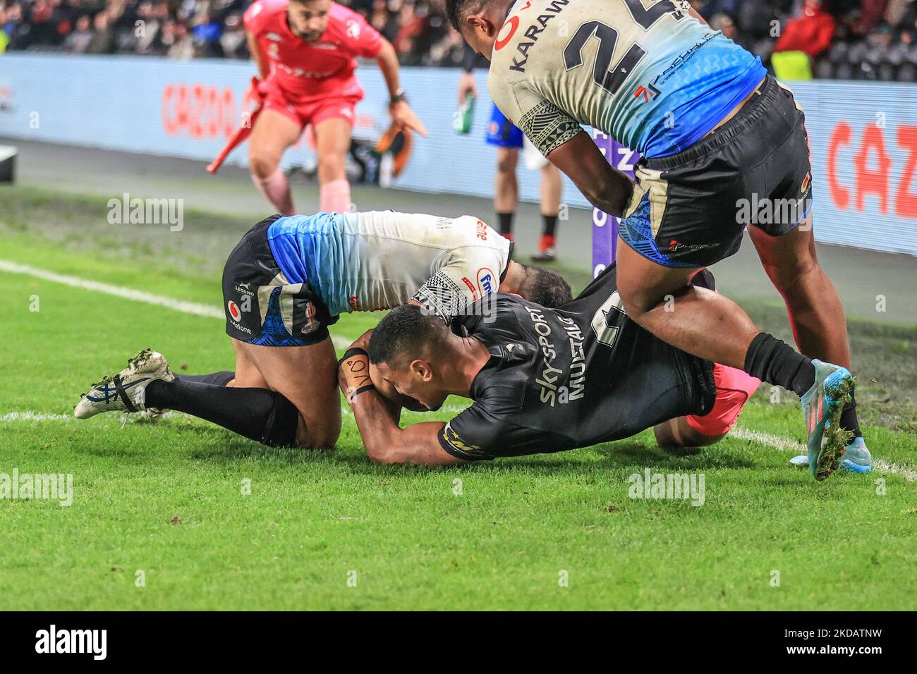 Hull, UK. 05th Nov, 2022. Brandon Wakeham of Fiji stops Ronaldo ...