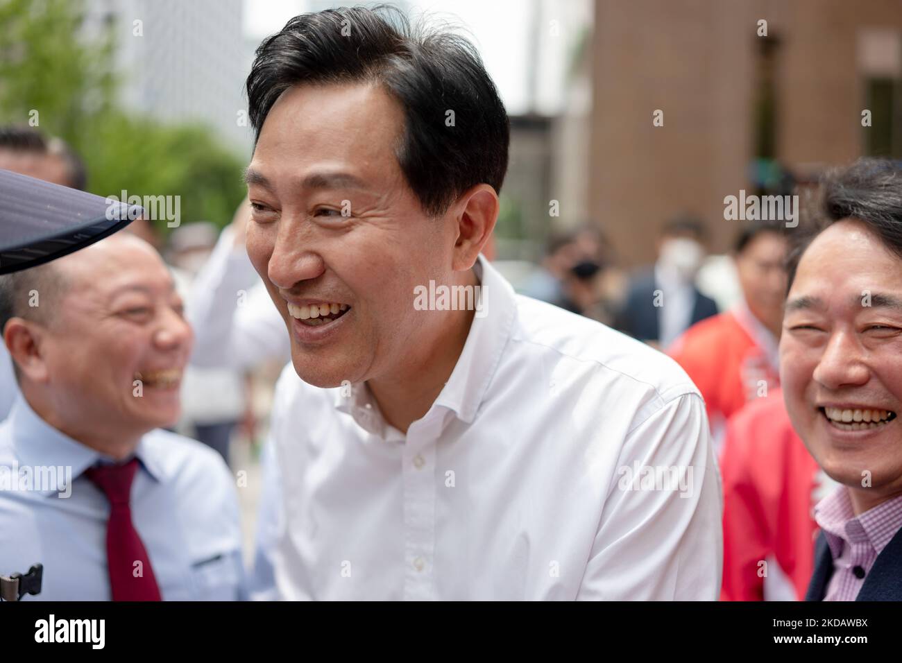 The current mayor of Seoul, Oh Se-hoon, campaigning for the mayor of ...