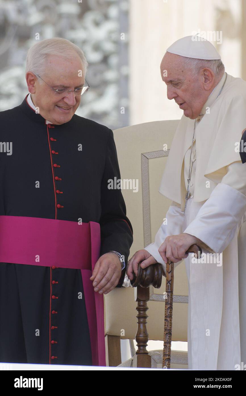 Pope francis stick hi-res stock photography and images - Alamy