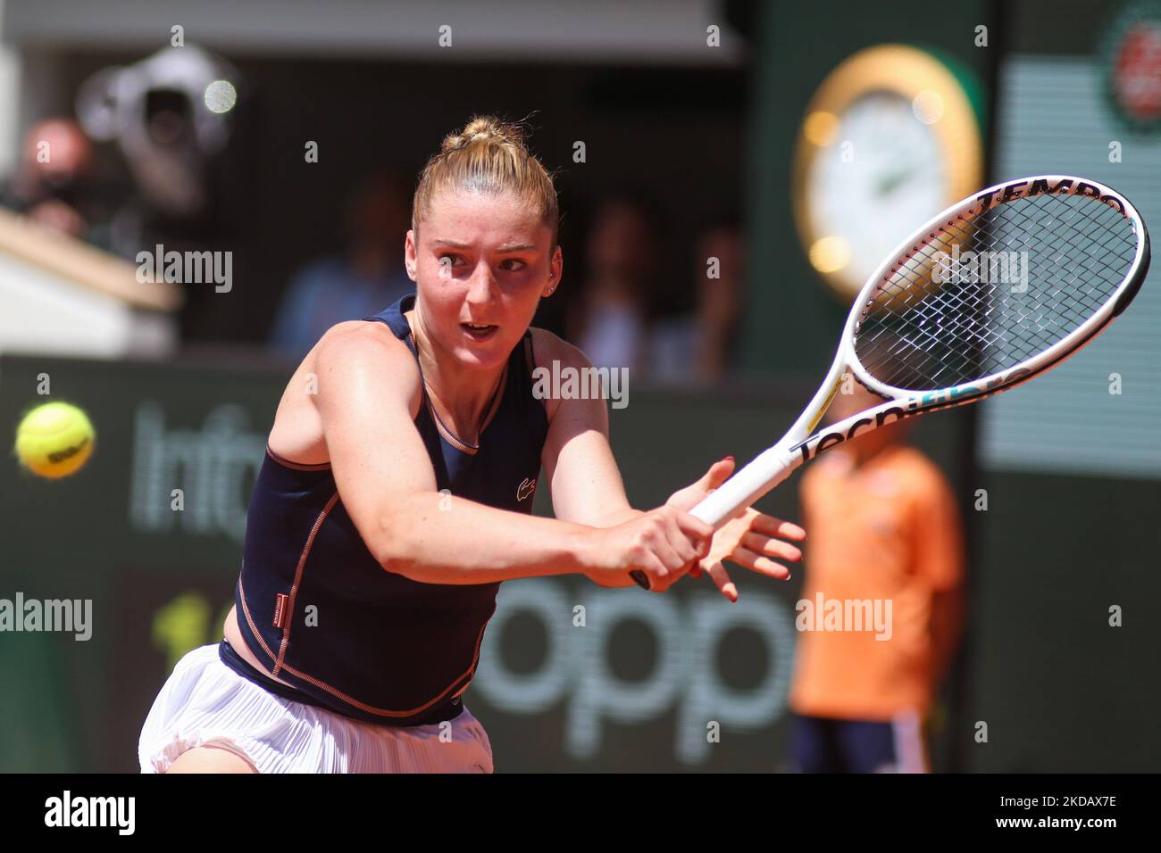 Elsa Jacquemot during her match against Angelique Kerber on Philipe ...