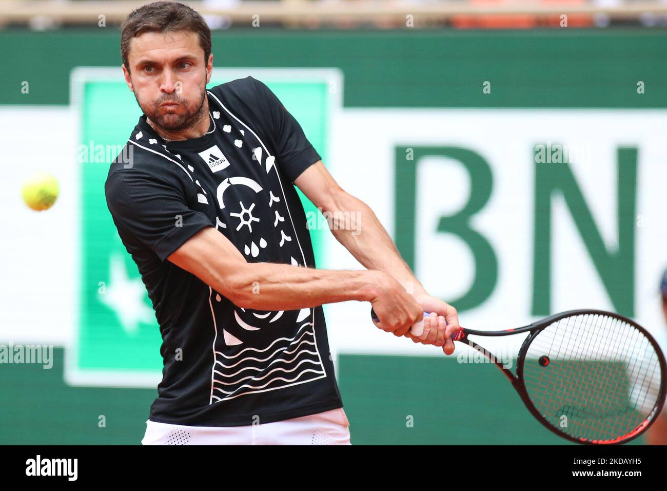 Gilles Simon during his match against Steve Johnson on Philipe Chatrier ...