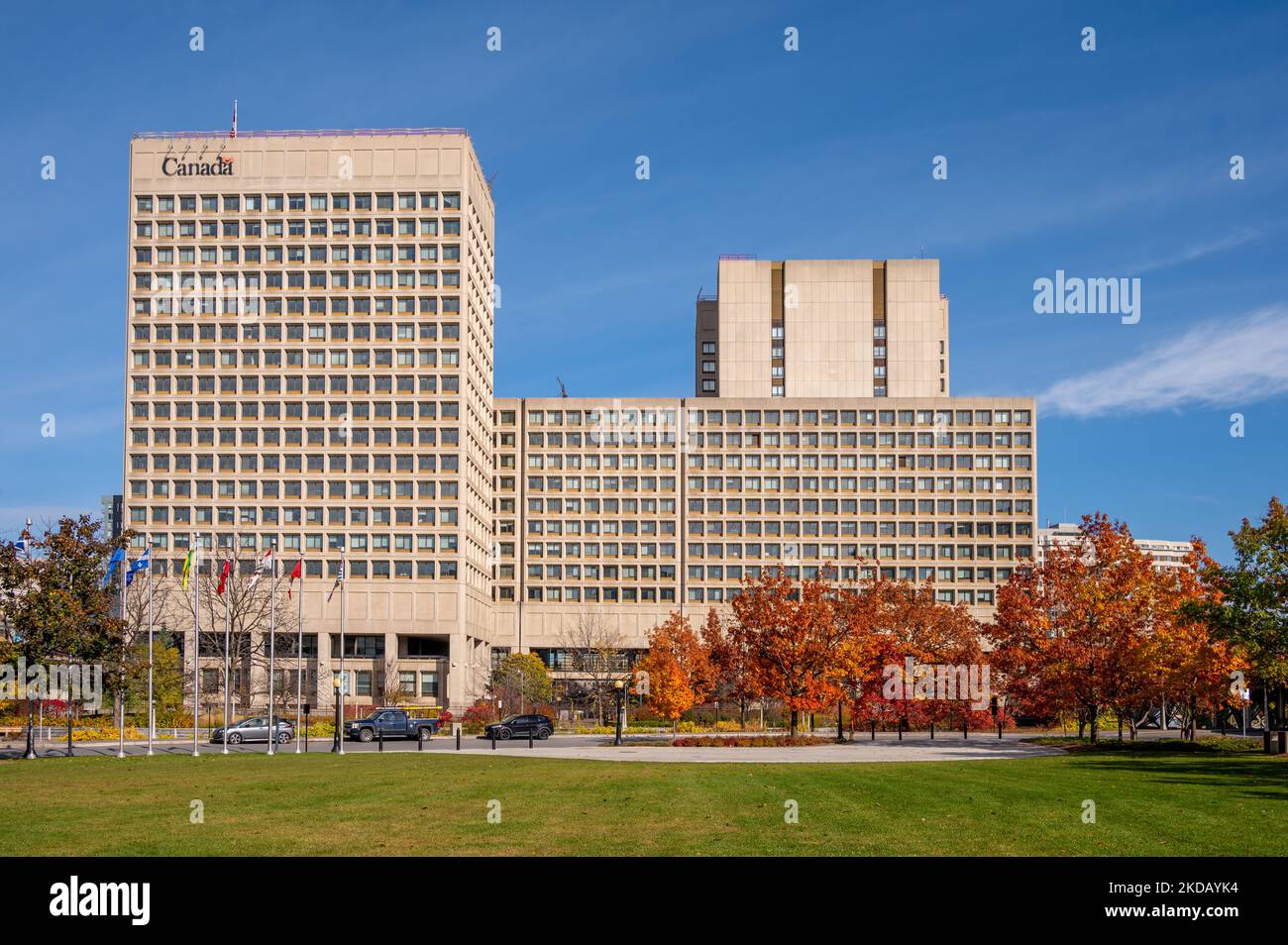 Canada national defence headquarters hi-res stock photography and ...