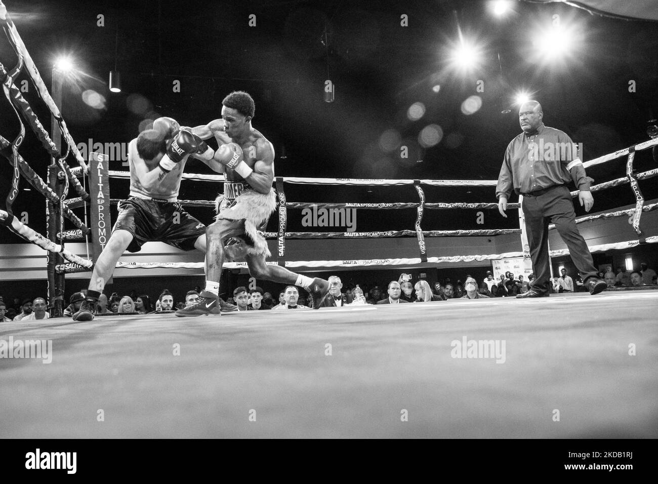 Ferris Dixon Jr. (3-0, 2 KOs; Detroit, MI) walked out of the ring ...
