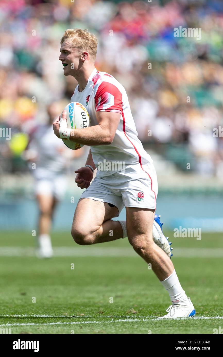 Jamie Adamson of England runs with the ball during the HSBC World ...