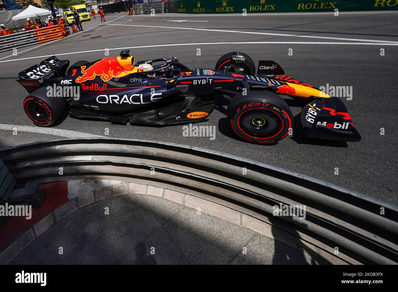 Max Verstappen of Holland driving the (1) Oracle Red Bull Racing RB18 ...