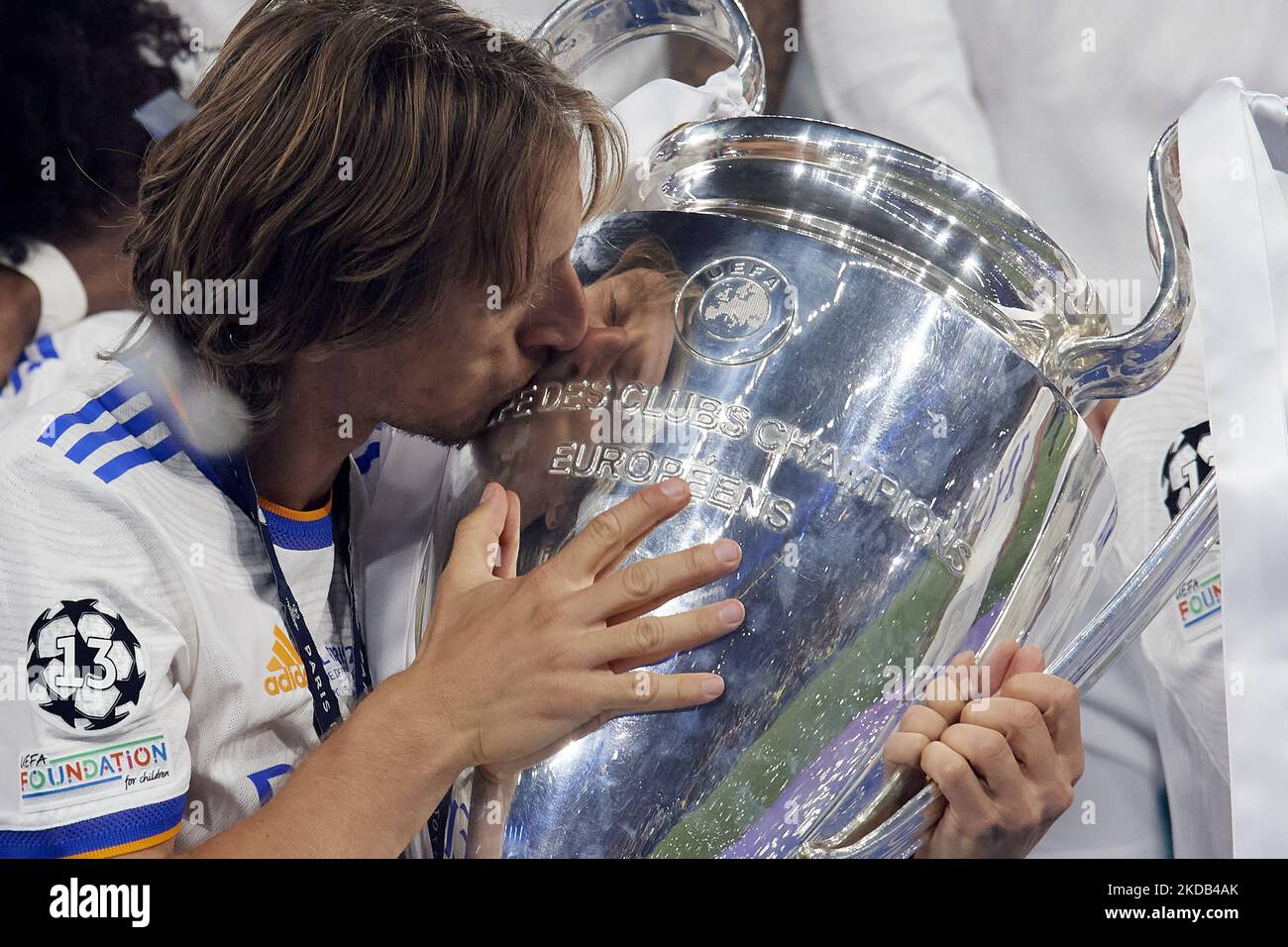Luka Modric of Real Madrid kiss the trophy after win the UEFA Champions ...