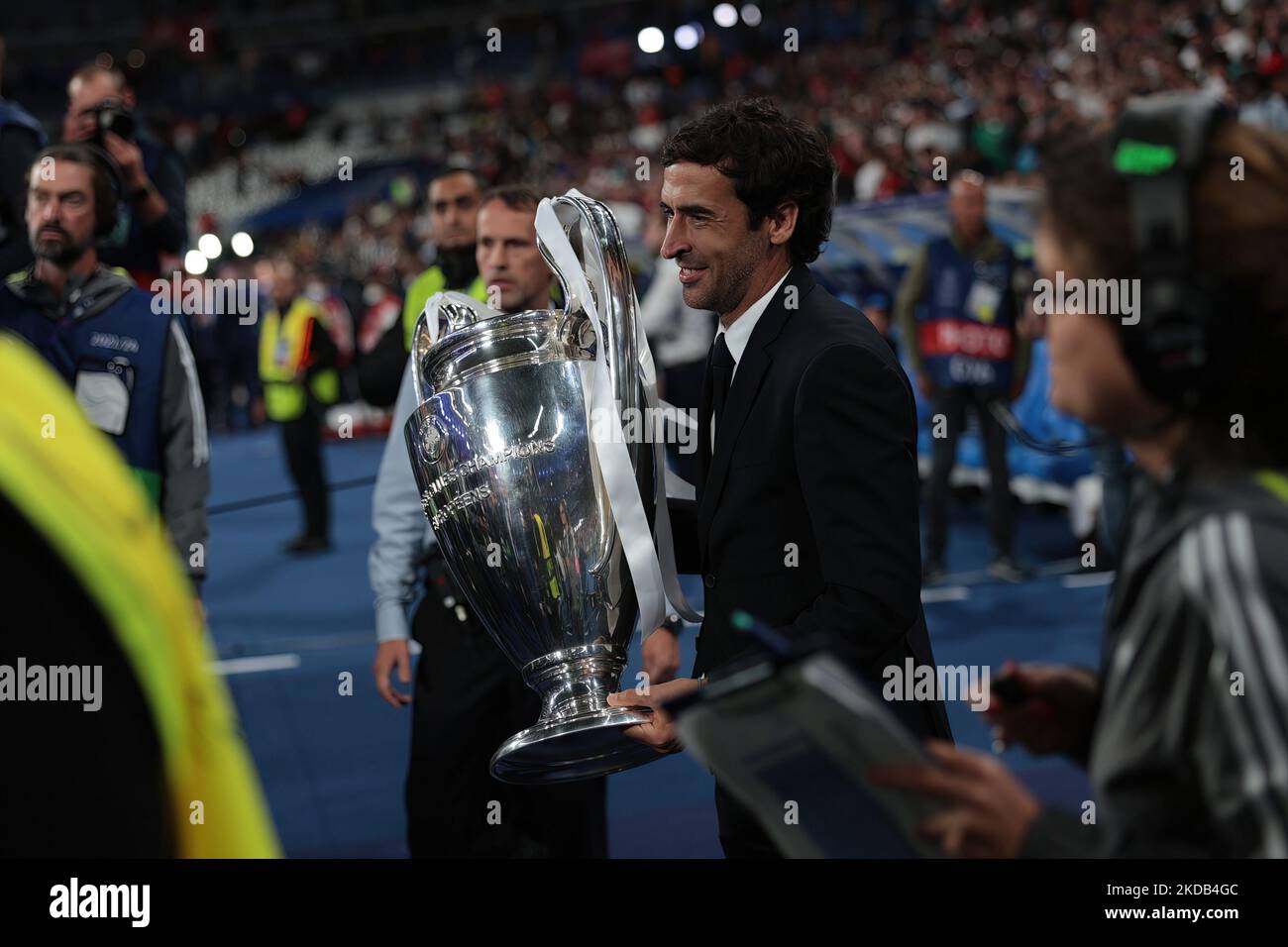 Raul with the trophy after the UEFA Champions League Final between ...