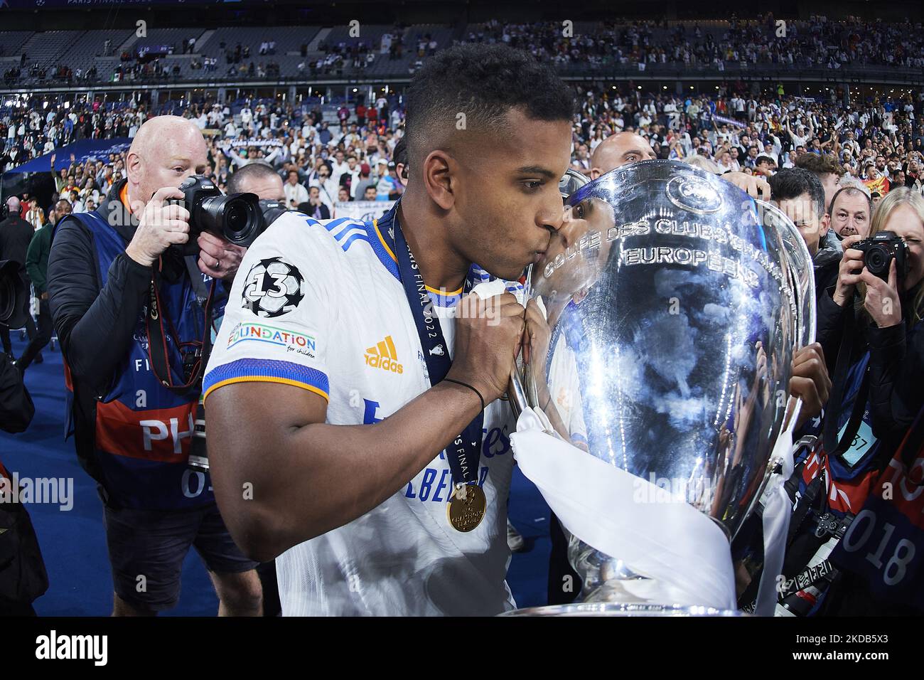 Rodrygo of Real Madrid kissing the trophy after the UEFA Champions ...